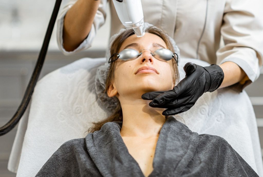 Laser Eye Rejuvenation: Non-Surgical Solution for Bright Eyes